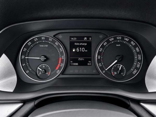 Grey Skoda Octavia 2022 in Vilnius, with an engine capacity of 1.97 L and mileage of 113 thousand km for 17550 €, photo 8 on AUTOMOTO.COM.LV