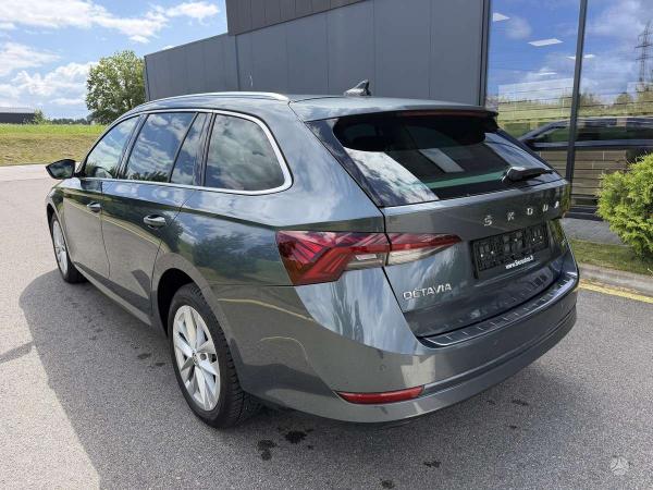 Grey Skoda Octavia 2022 in Kaunas, with an engine capacity of 1.50 L and mileage of 184 thousand km for 15600 €, photo 7 on AUTOMOTO.COM.LV