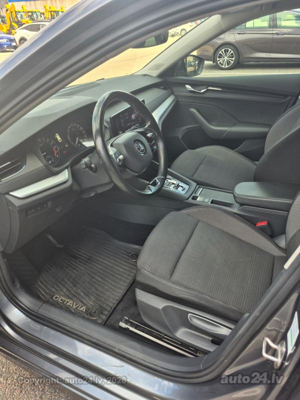Grey Skoda Octavia 2022 in Tallinn, with an engine capacity of 2.00 L and mileage of 122 thousand km for 18900 €, photo 6 on AUTOMOTO.COM.LV