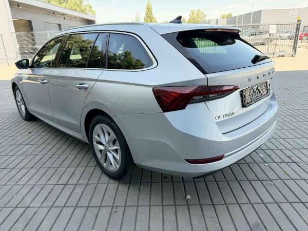 Grey Skoda Octavia 2022 in Kaunas, with an engine capacity of 1.00 L and mileage of 199 thousand km for 13700 €, photo 4 on AUTOMOTO.COM.LV