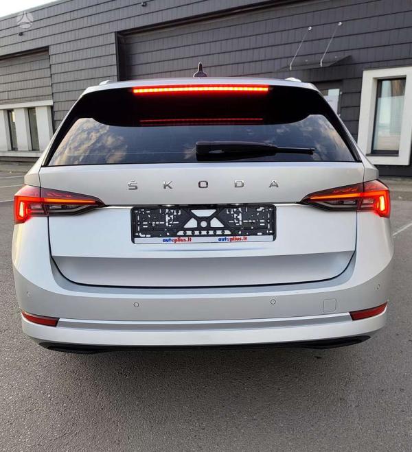 Grey Skoda Octavia 2022 in Kaunas, with an engine capacity of 1.97 L and mileage of 183 thousand km for 11500 €, photo 4 on AUTOMOTO.COM.LV