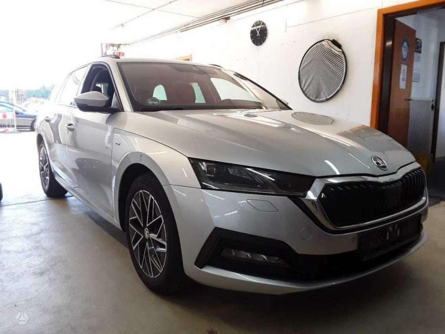 Pelēks Skoda Octavia 2022 Viļņa, ar dzinēja tilpumu 1.50 L un nobraukumu 76 tūkst. km par 18755 €, foto 1 vietnē AUTOMOTO.COM.LV
