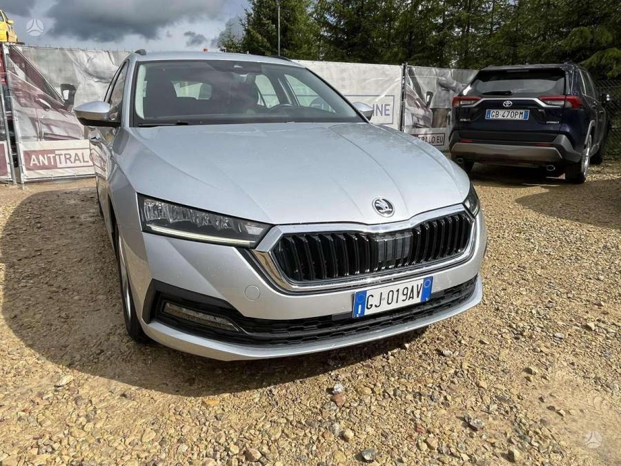Pelēks Skoda Octavia 2022 Kauņa, ar dzinēja tilpumu 2.00 L un nobraukumu 185 tūkst. km par 12700 €, foto 1 vietnē AUTOMOTO.COM.LV