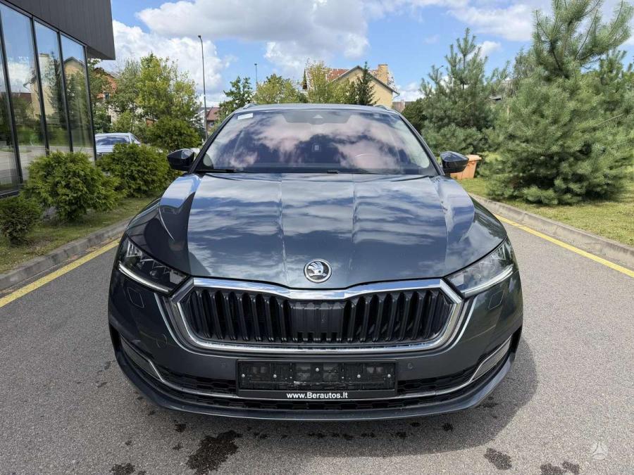 Grey Skoda Octavia 2022 in Kaunas, with an engine capacity of 1.50 L and mileage of 184 thousand km for 14800 €, photo 5 on AUTOMOTO.COM.LV