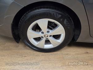 Pelēks Skoda Octavia 2022 Tallina, ar dzinēja tilpumu 1.50 L un nobraukumu 45 tūkst. km par 19900 €, foto 21 vietnē AUTOMOTO.COM.LV