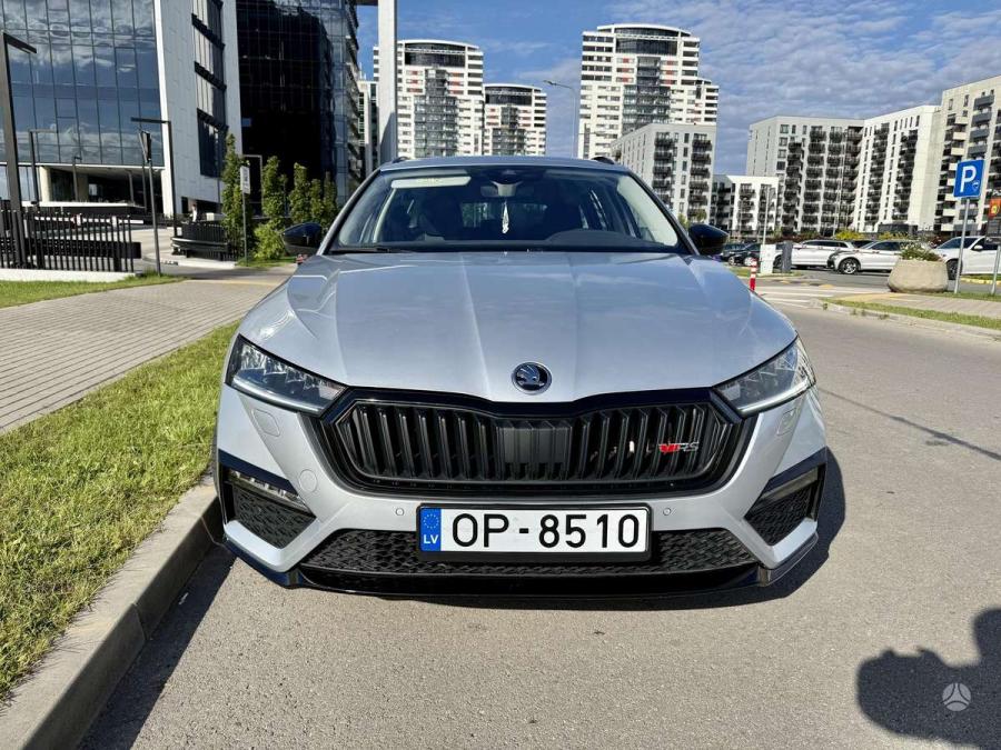 Grey Skoda Octavia 2022 in Riga, with an engine capacity of 1.50 L and mileage of 30 thousand km for 17350 €, photo 3 on AUTOMOTO.COM.LV