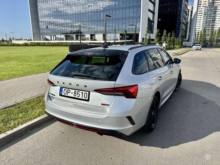 Grey Skoda Octavia 2022 in Riga, with an engine capacity of 1.50 L and mileage of 30 thousand km for 17350 €, photo 5 on AUTOMOTO.COM.LV