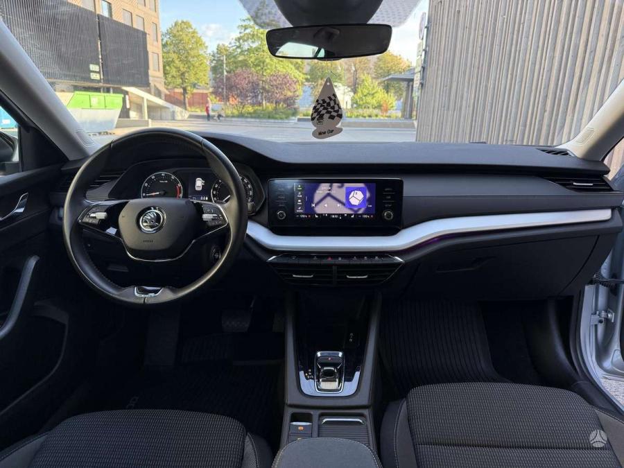 Grey Skoda Octavia 2022 in Riga, with an engine capacity of 1.50 L and mileage of 30 thousand km for 17350 €, photo 8 on AUTOMOTO.COM.LV