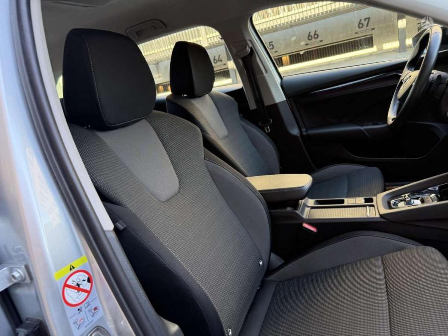 Grey Skoda Octavia 2022 in Riga, with an engine capacity of 1.50 L and mileage of 30 thousand km for 17350 €, photo 10 on AUTOMOTO.COM.LV