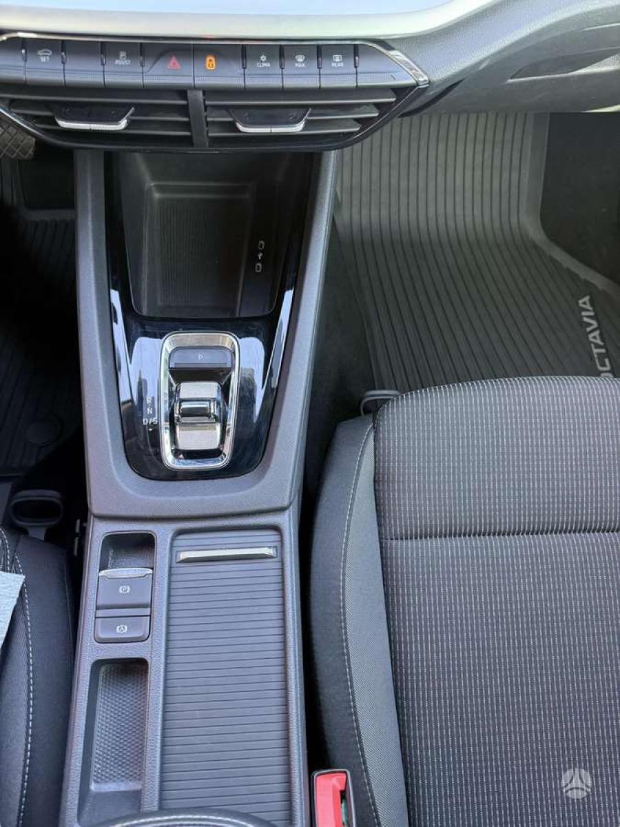 Grey Skoda Octavia 2022 in Riga, with an engine capacity of 1.50 L and mileage of 30 thousand km for 17350 €, photo 13 on AUTOMOTO.COM.LV