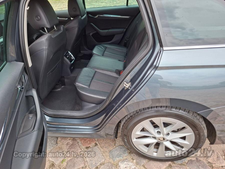 Grey Skoda Octavia 2022 in Jelgava, with an engine capacity of 2.00 L and mileage of 93 thousand km for 18550 €, photo 11 on AUTOMOTO.COM.LV
