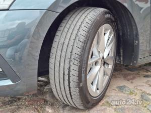 Grey Skoda Octavia 2022 in Jelgava, with an engine capacity of 2.00 L and mileage of 93 thousand km for 18550 €, photo 13 on AUTOMOTO.COM.LV