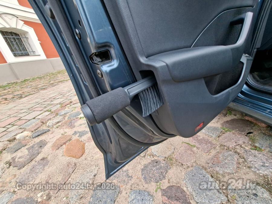 Grey Skoda Octavia 2022 in Jelgava, with an engine capacity of 2.00 L and mileage of 93 thousand km for 18550 €, photo 23 on AUTOMOTO.COM.LV