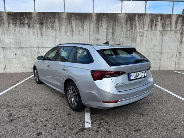 Grey Skoda Octavia 2022 in Vilnius, with an engine capacity of 1.97 L and mileage of 208 thousand km for 14300 €, photo 4 on AUTOMOTO.COM.LV