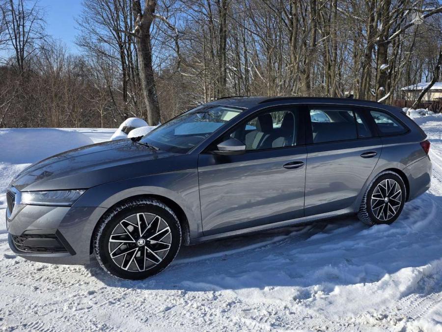 Grey Skoda Octavia 2023 in Vilnius, with an engine capacity of 1.50 L and mileage of 209 thousand km for 16500 €, photo 4 on AUTOMOTO.COM.LV