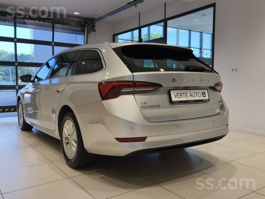 Grey Skoda Octavia 2023 in Riga, with an engine capacity of 1.00 L and mileage of 114 thousand km for 16990 €, photo 5 on AUTOMOTO.COM.LV