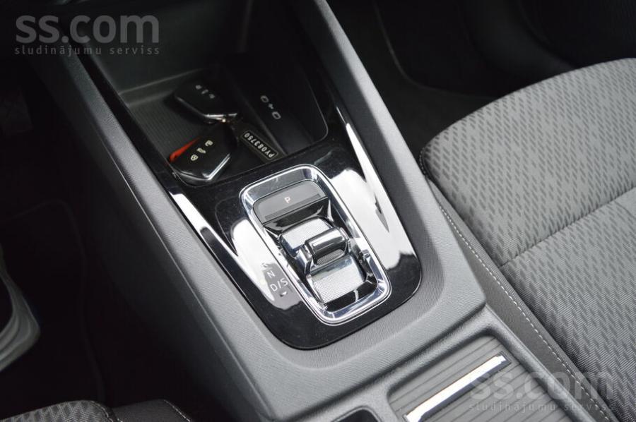 Grey Skoda Octavia 2023 in Tukums, with an engine capacity of 1.50 L and mileage of 72 thousand km for 18695 €, photo 19 on AUTOMOTO.COM.LV