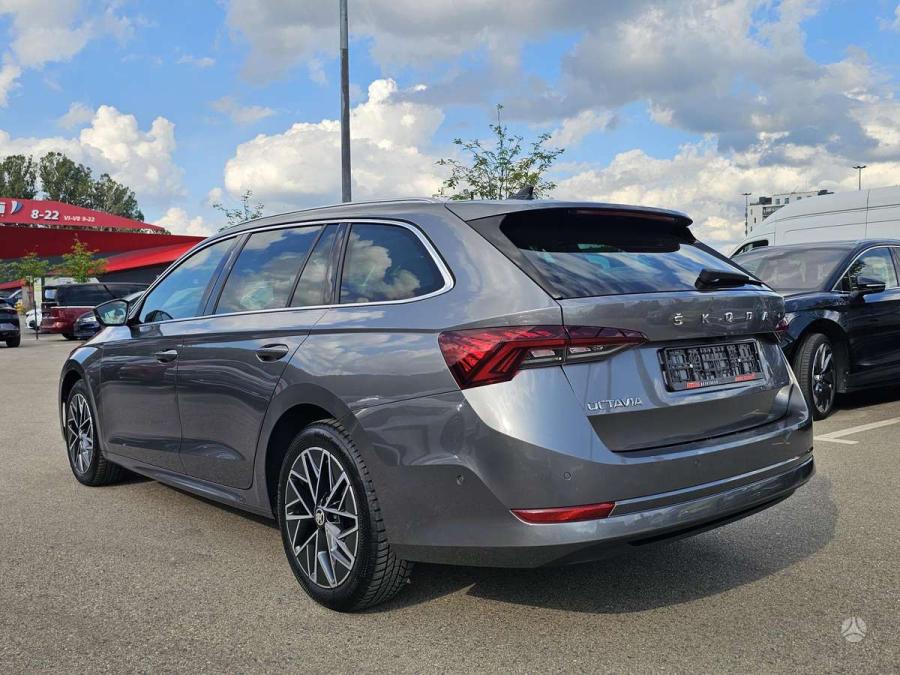 Grey Skoda Octavia 2023 in Vilnius, with an engine capacity of 1.97 L and mileage of 191 thousand km for 14900 €, photo 6 on AUTOMOTO.COM.LV