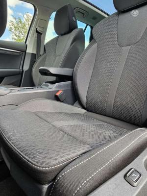 Grey Skoda Octavia 2023 in Vilnius, with an engine capacity of 1.97 L and mileage of 191 thousand km for 14900 €, photo 37 on AUTOMOTO.COM.LV
