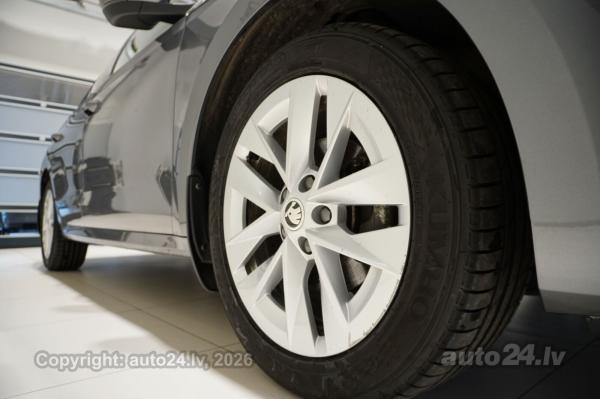 Grey Skoda Octavia 2023 in Tallinn, with an engine capacity of 1.50 L and mileage of 94 thousand km for 21900 €, photo 5 on AUTOMOTO.COM.LV