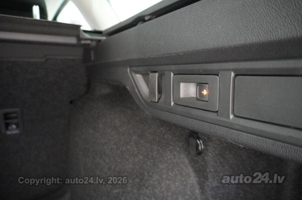 Grey Skoda Octavia 2023 in Tallinn, with an engine capacity of 1.50 L and mileage of 94 thousand km for 21900 €, photo 9 on AUTOMOTO.COM.LV