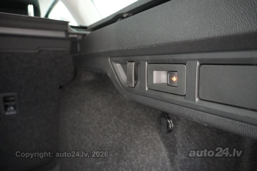 Pelēks Skoda Octavia 2023 Tallina, ar dzinēja tilpumu 1.50 L un nobraukumu 94 tūkst. km par 21900 €, foto 10 vietnē AUTOMOTO.COM.LV