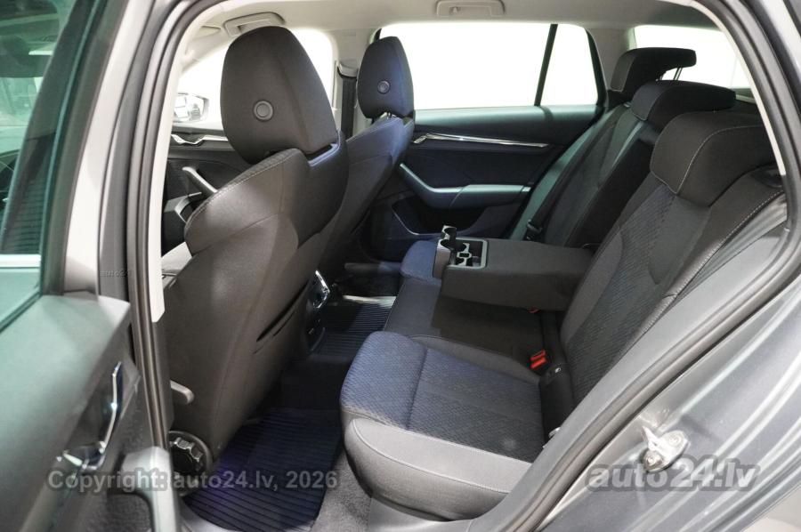 Pelēks Skoda Octavia 2023 Tallina, ar dzinēja tilpumu 1.50 L un nobraukumu 94 tūkst. km par 21900 €, foto 12 vietnē AUTOMOTO.COM.LV