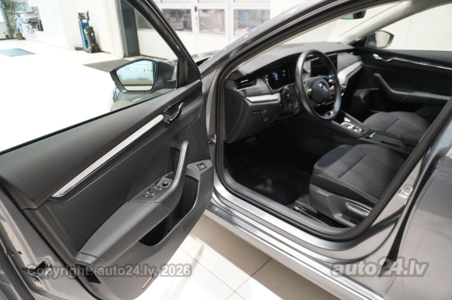 Pelēks Skoda Octavia 2023 Tallina, ar dzinēja tilpumu 1.50 L un nobraukumu 94 tūkst. km par 21900 €, foto 15 vietnē AUTOMOTO.COM.LV