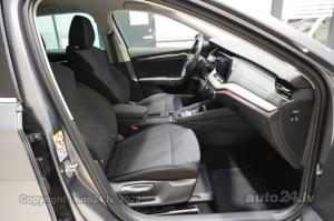 Pelēks Skoda Octavia 2023 Tallina, ar dzinēja tilpumu 1.50 L un nobraukumu 94 tūkst. km par 21900 €, foto 17 vietnē AUTOMOTO.COM.LV