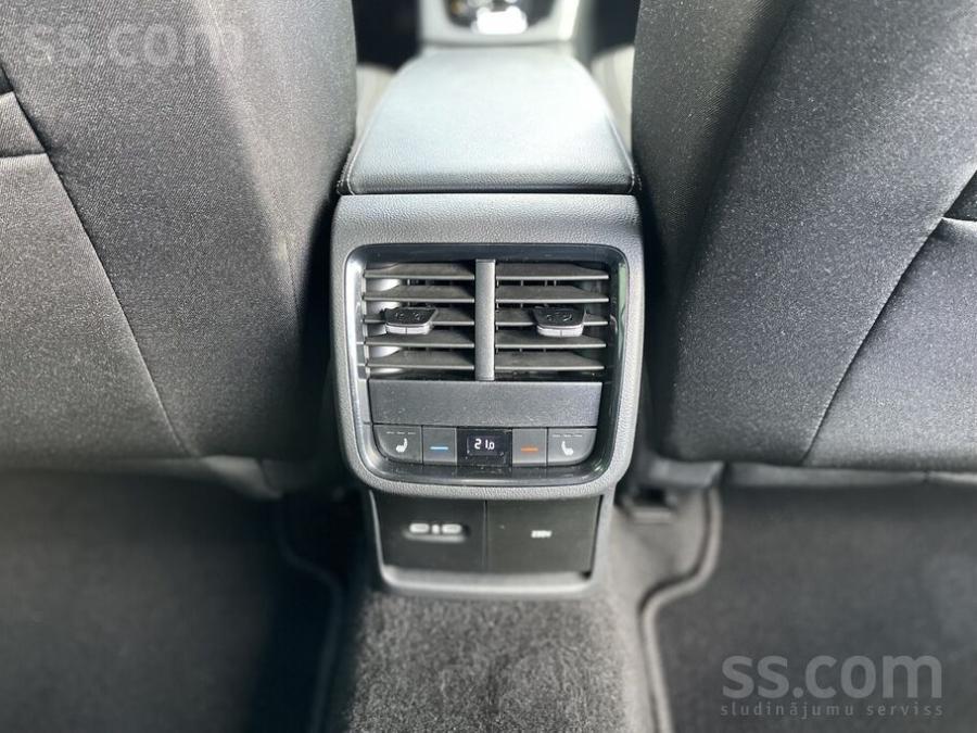 Grey Skoda Octavia 2023 in Riga, with an engine capacity of 2.00 L and mileage of 170 thousand km for 14990 €, photo 21 on AUTOMOTO.COM.LV