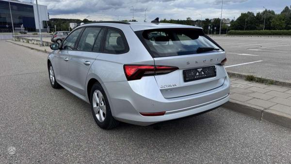 Grey Skoda Octavia 2023 in Vilnius, with an engine capacity of 1.97 L and mileage of 180 thousand km for 14100 €, photo 4 on AUTOMOTO.COM.LV