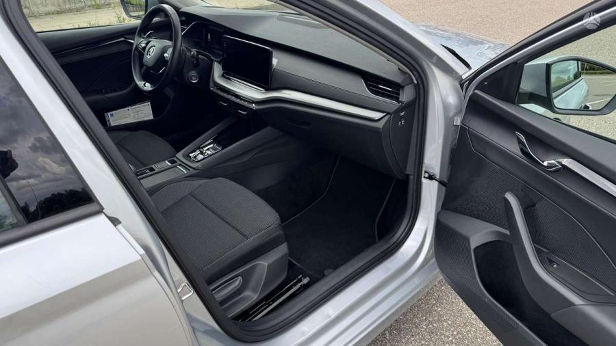 Grey Skoda Octavia 2023 in Vilnius, with an engine capacity of 1.97 L and mileage of 180 thousand km for 14100 €, photo 13 on AUTOMOTO.COM.LV