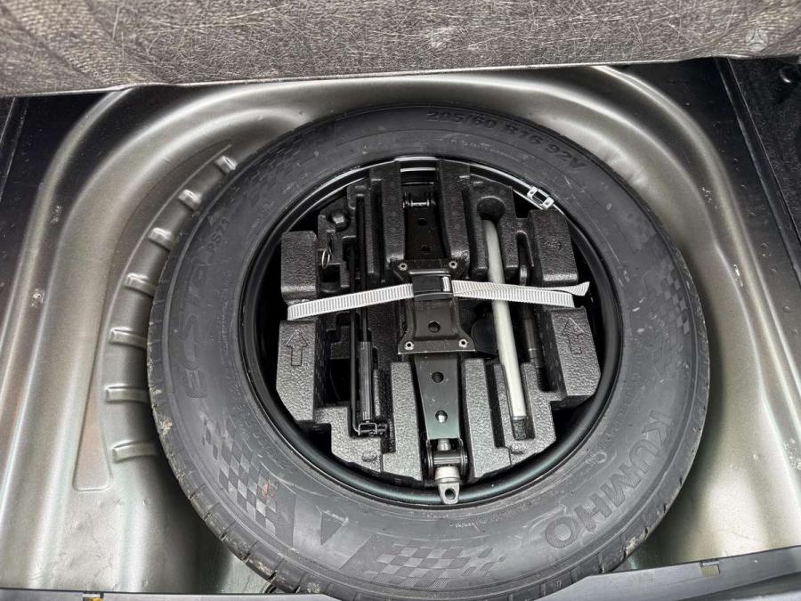 Grey Skoda Octavia 2023 in Vilnius, with an engine capacity of 0.00 L and mileage of 203 thousand km for 16500 €, photo 12 on AUTOMOTO.COM.LV