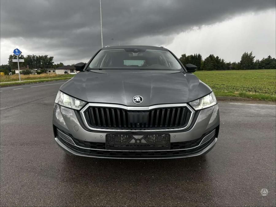 Grey Skoda Octavia 2023 in Vilkaviskis, with an engine capacity of 1.97 L and mileage of 112 thousand km for 16600 €, photo 3 on AUTOMOTO.COM.LV