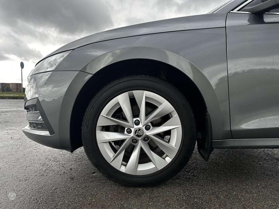 Grey Skoda Octavia 2023 in Vilkaviskis, with an engine capacity of 1.97 L and mileage of 112 thousand km for 16600 €, photo 12 on AUTOMOTO.COM.LV