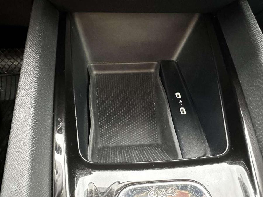 Grey Skoda Octavia 2023 in Vilkaviskis, with an engine capacity of 1.97 L and mileage of 112 thousand km for 16600 €, photo 32 on AUTOMOTO.COM.LV