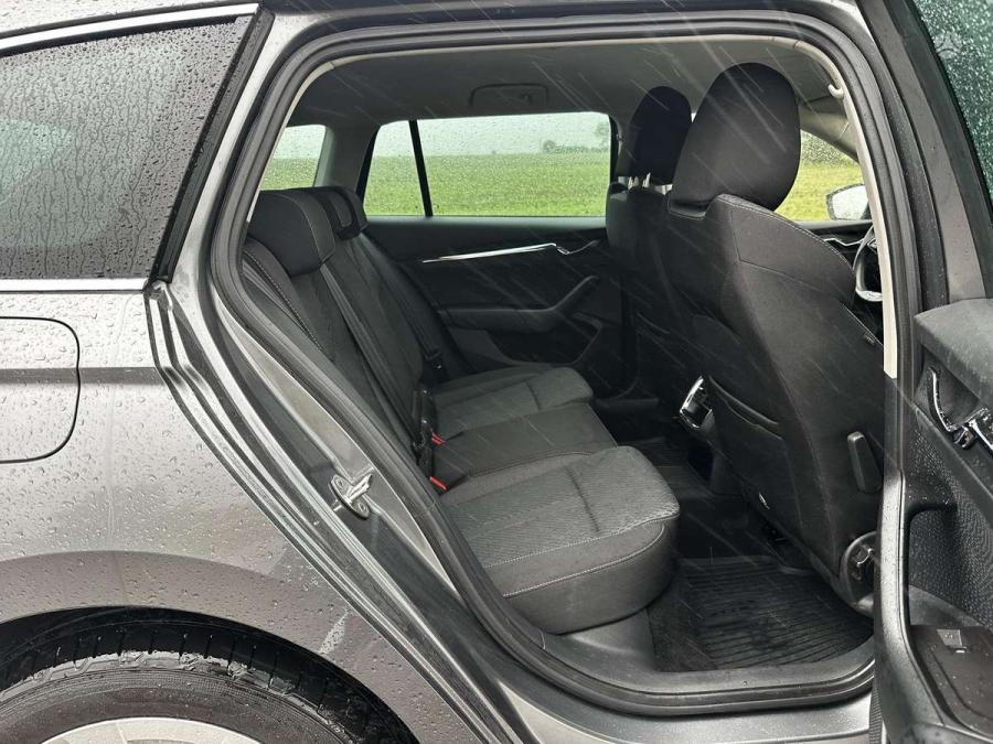 Grey Skoda Octavia 2023 in Vilkaviskis, with an engine capacity of 1.97 L and mileage of 112 thousand km for 16600 €, photo 51 on AUTOMOTO.COM.LV