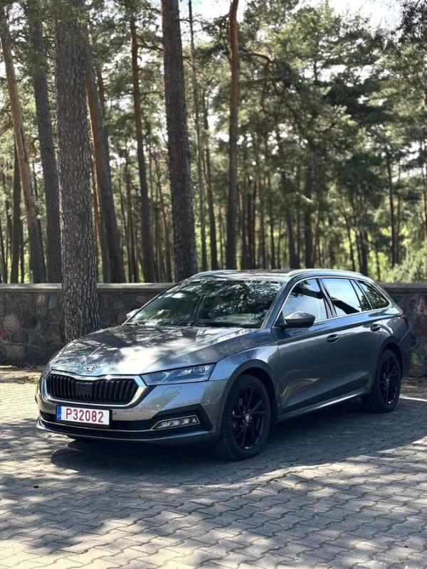 Pelēks Skoda Octavia 2023 Klaipėda, ar dzinēja tilpumu 1.00 L un nobraukumu 34 tūkst. km par 19990 €, foto  vietnē AUTOMOTO.COM.LV