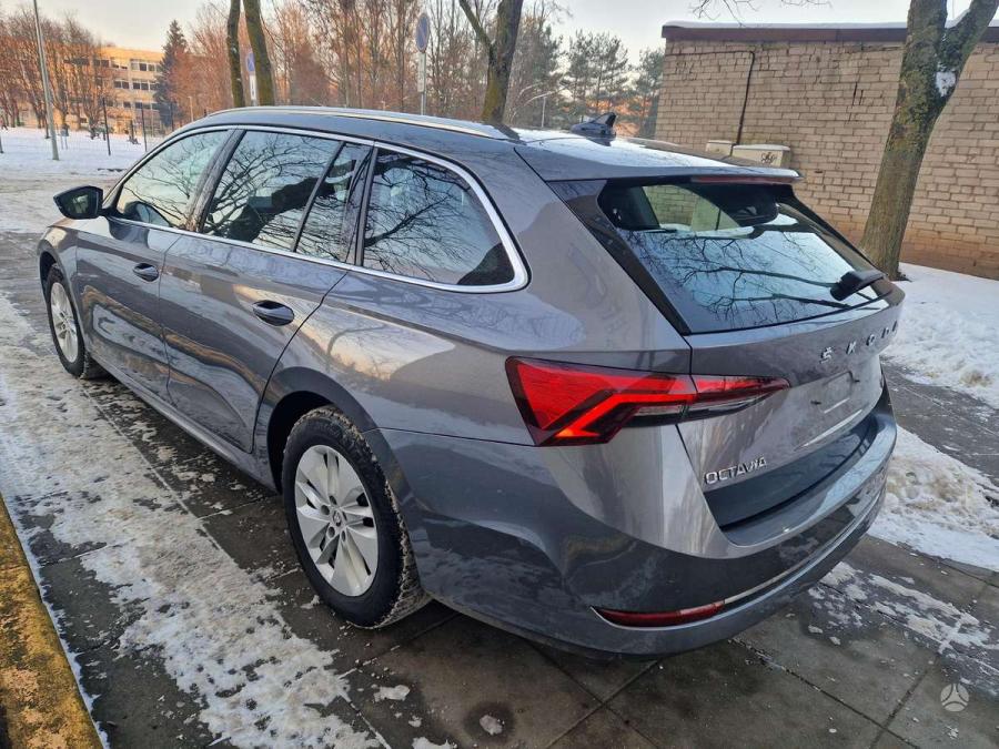 Grey Skoda Octavia 2024 in Kaunas, with an engine capacity of 1.49 L and mileage of 50 thousand km for 17500 €, photo 1 on AUTOMOTO.COM.LV