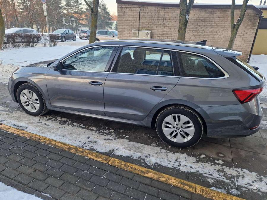 Grey Skoda Octavia 2024 in Kaunas, with an engine capacity of 1.49 L and mileage of 50 thousand km for 17500 €, photo 4 on AUTOMOTO.COM.LV
