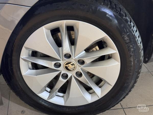 Pelēks Skoda Octavia 2024 Avižieniai, ar dzinēja tilpumu 1.50 L un nobraukumu 27 tūkst. km par 22500 €, foto 5 vietnē AUTOMOTO.COM.LV