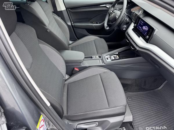 Pelēks Skoda Octavia 2024 Avižieniai, ar dzinēja tilpumu 1.50 L un nobraukumu 27 tūkst. km par 22500 €, foto 7 vietnē AUTOMOTO.COM.LV