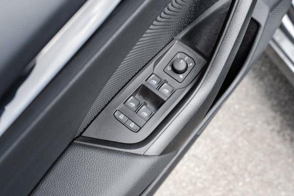 Pelēks Skoda Octavia 2024 Rīga, ar dzinēja tilpumu 2.00 L un nobraukumu 27 tūkst. km par 24500 €, foto 7 vietnē AUTOMOTO.COM.LV