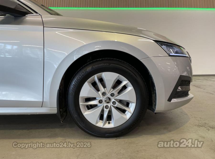 Grey Skoda Octavia 2024 in Tallinn, with an engine capacity of 1.50 L and mileage of 40 thousand km for 21490 €, photo 6 on AUTOMOTO.COM.LV