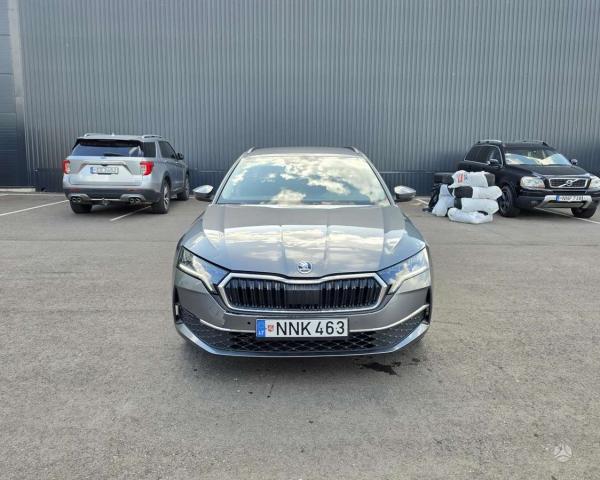Pelēks Skoda Octavia 2024 Kauņa, ar dzinēja tilpumu 1.97 L un nobraukumu 46 tūkst. km par 8900 €, foto 2 vietnē AUTOMOTO.COM.LV