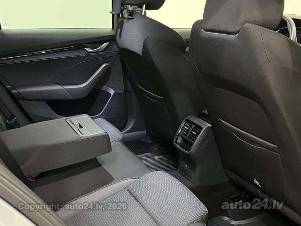 Pelēks Skoda Octavia 2024 Tallina, ar dzinēja tilpumu 2.00 L un nobraukumu 31 tūkst. km par 26900 €, foto 5 vietnē AUTOMOTO.COM.LV