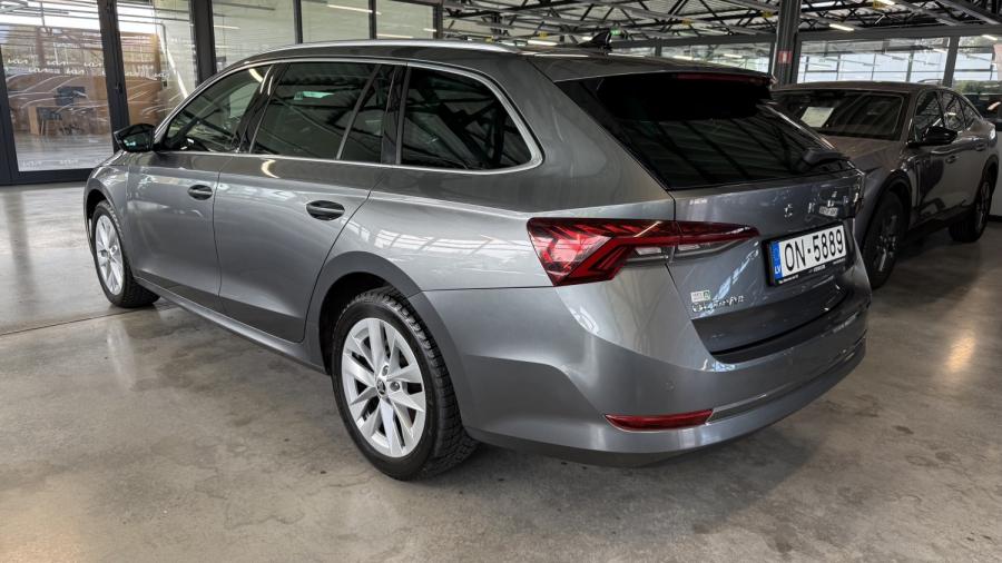 Pelēks Skoda Octavia 2024 Rīga, ar dzinēja tilpumu 2.00 L un nobraukumu 130 tūkst. km par 17500 €, foto 3 vietnē AUTOMOTO.COM.LV