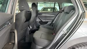 Pelēks Skoda Octavia 2024 Rīga, ar dzinēja tilpumu 2.00 L un nobraukumu 130 tūkst. km par 17500 €, foto 12 vietnē AUTOMOTO.COM.LV