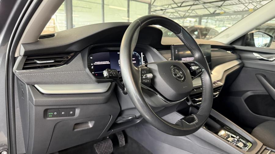 Pelēks Skoda Octavia 2024 Rīga, ar dzinēja tilpumu 2.00 L un nobraukumu 130 tūkst. km par 17500 €, foto 18 vietnē AUTOMOTO.COM.LV