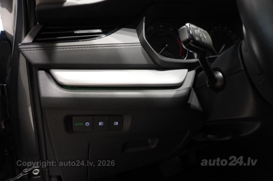 Pelēks Skoda Octavia 2024 Tallina, ar dzinēja tilpumu 1.50 L un nobraukumu 20 tūkst. km par 24900 €, foto 17 vietnē AUTOMOTO.COM.LV